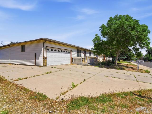 3093 S Olathe Way