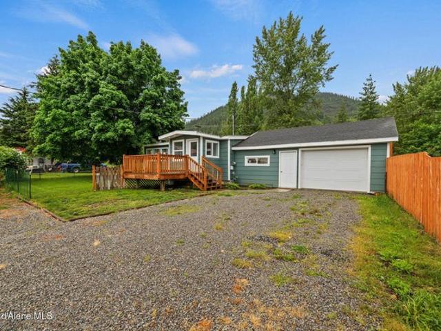 309 1/2 W Yellowstone Ave, Osburn, ID 83849