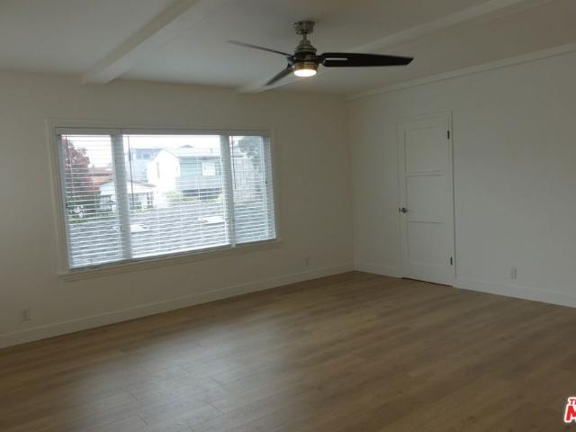 309 309.5 Jasmine Avenue