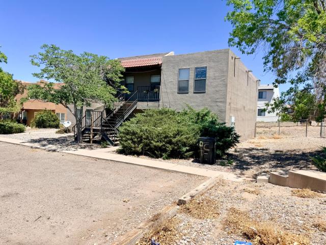 309 313 Geraldine Loop SE