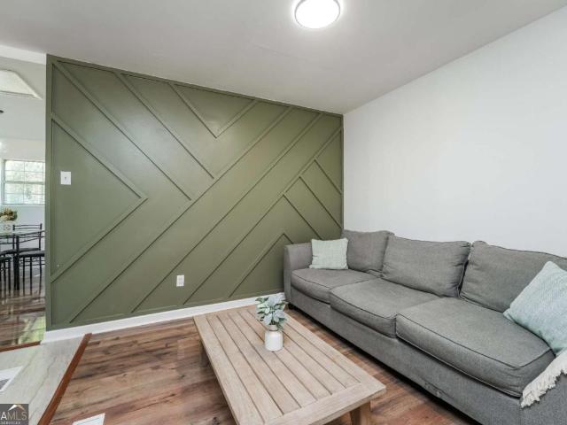 309 Cowan Road SE