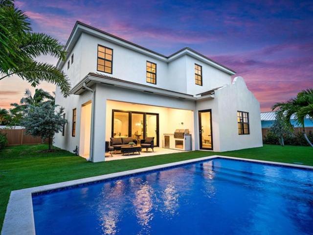 309 Cascade Ln, Palm Beach Shores, FL 33404