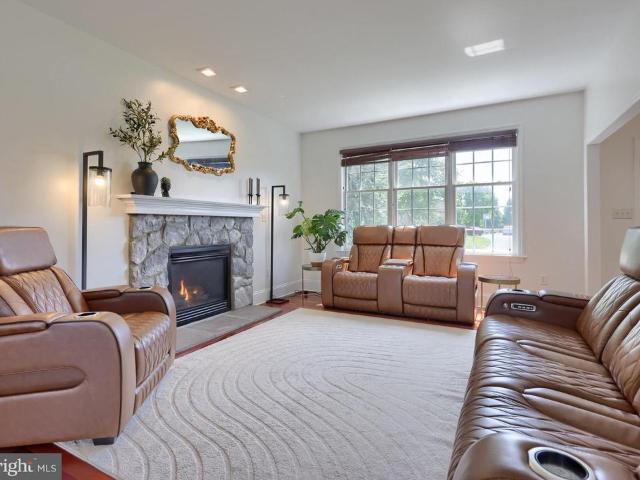309 Chadwyck Lane
