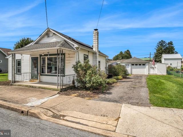 309 Chestnut St, Mount Holly Springs, PA 17065