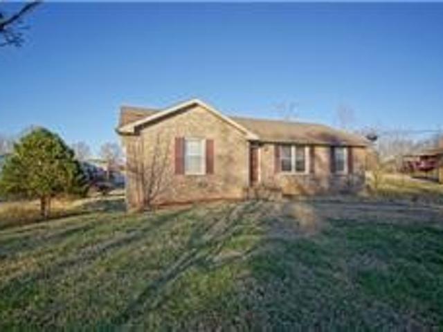 309 Andrew Dr, Clarksville, TN 37042 | MLS #3183 | Compass
