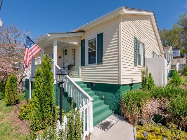 309 Grayson St