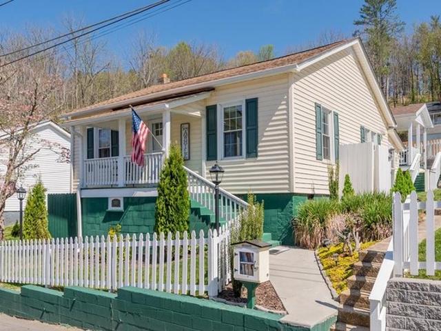 309 Grayson St, Fries, VA 24330