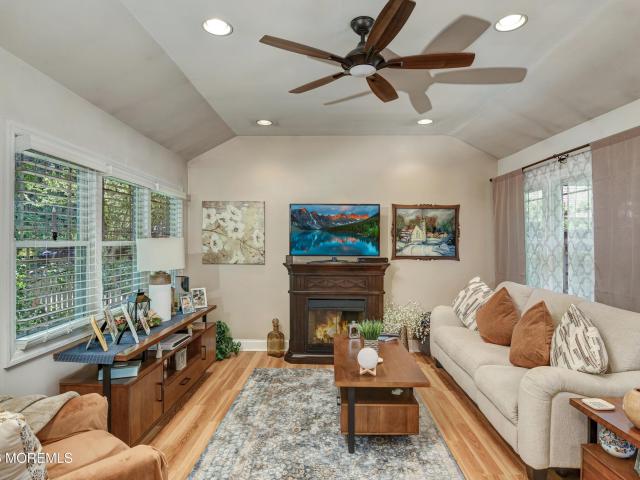 309 Deerfoot Lane