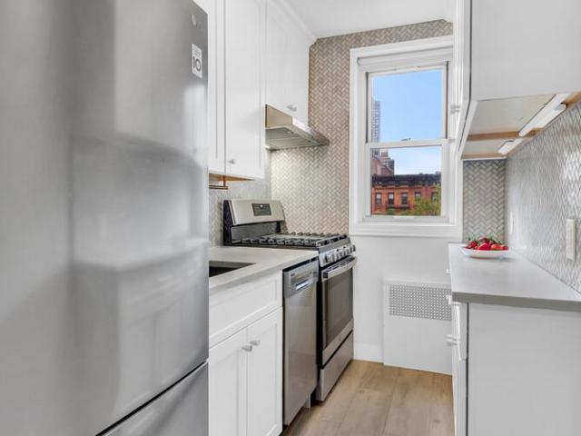309 E 87TH Street 5M