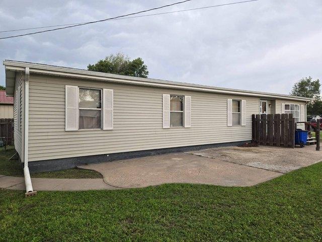 309 E 11th St, La Crosse, KS 67548