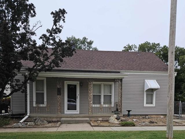 309 E 1st St, New Cambria, KS 67470
