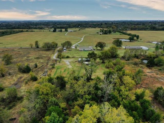 309 E North Ave, Checotah, OK 74426
