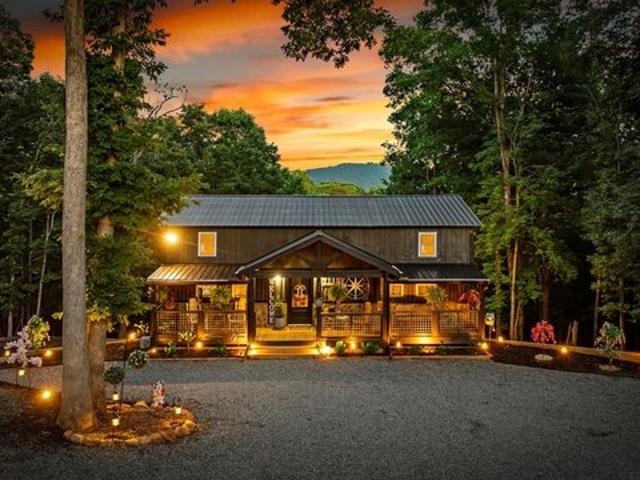 309 Elmwood Cir, Ellijay, GA 30540