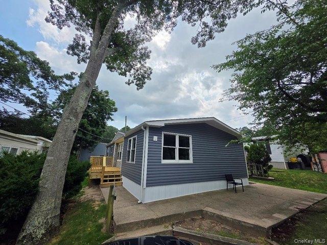 309 Fanning Blvd Trlr 15, Riverhead, NY 11901
