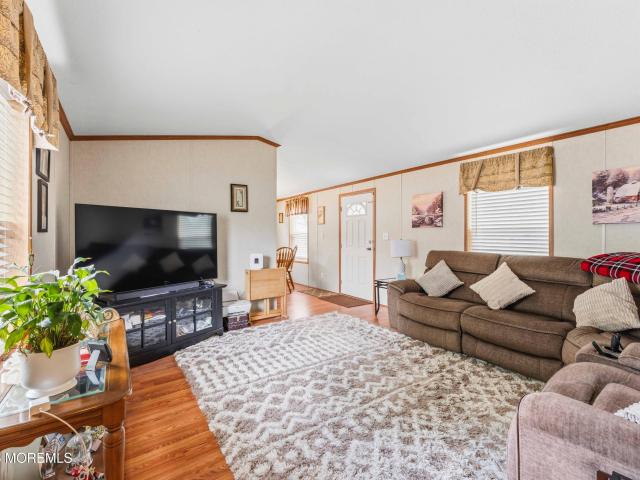 309 Floral Way