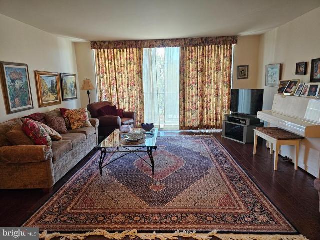 309 Florence Avenue # 307 N