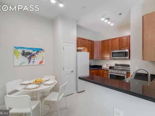 309 Holland Ln 135, Alexandria, VA