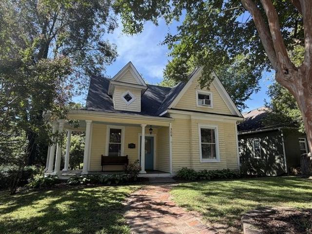 309 Head St, Paris, TN 38242