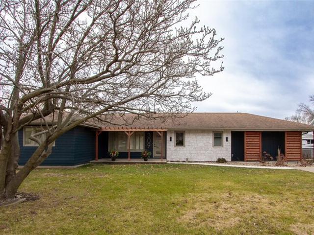 309 Independence St, Pella, IA 50219