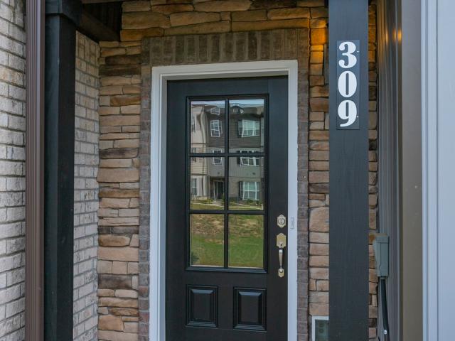 309 Jerry Butler Dr