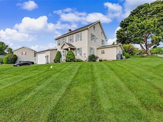 309 Jubilee Dr, Stockertown, PA 18083