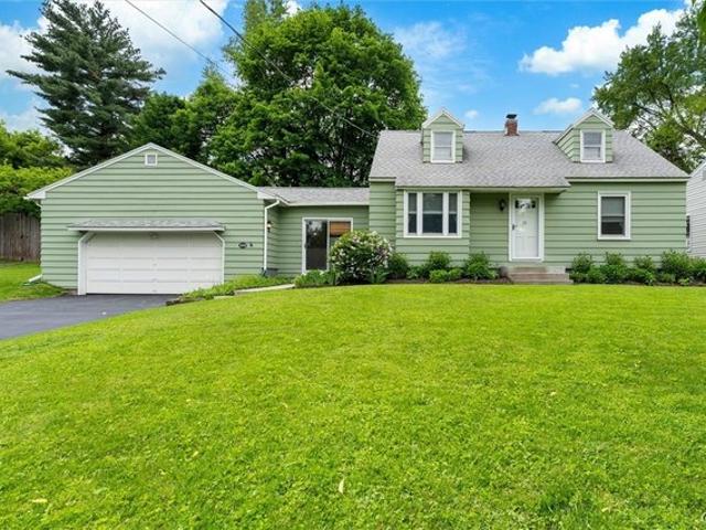 309 McClennan Dr, Fayetteville, NY 13066