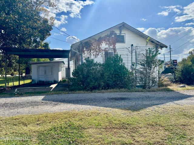 309 Mickey Gilley Avenue