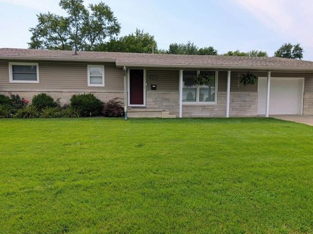 309 N Loyland Dr, Robinson, IL 62454