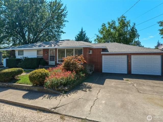 309 NE Ash St, College Place, WA 99324