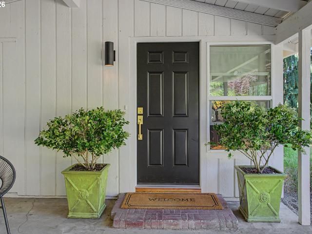 309 nw overlook dr