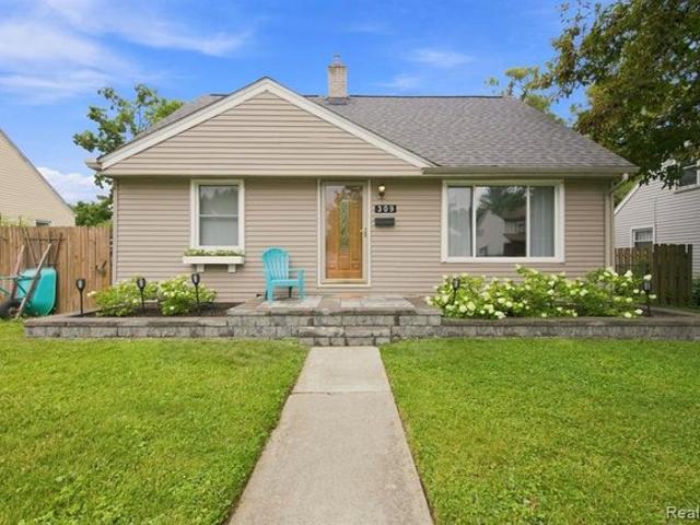 309 S Chocolay Ave, Clawson, MI 48017