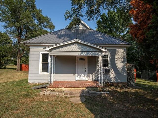 309 S Golden St, Jerico Springs, MO 64756
