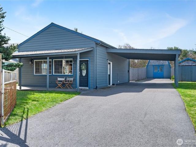 309 S Razor Clam Dr SW, Ocean Shores, WA 98569
