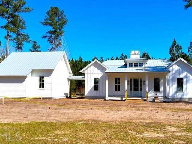 309 Salt Creek Way E, Brunswick, GA 31523
