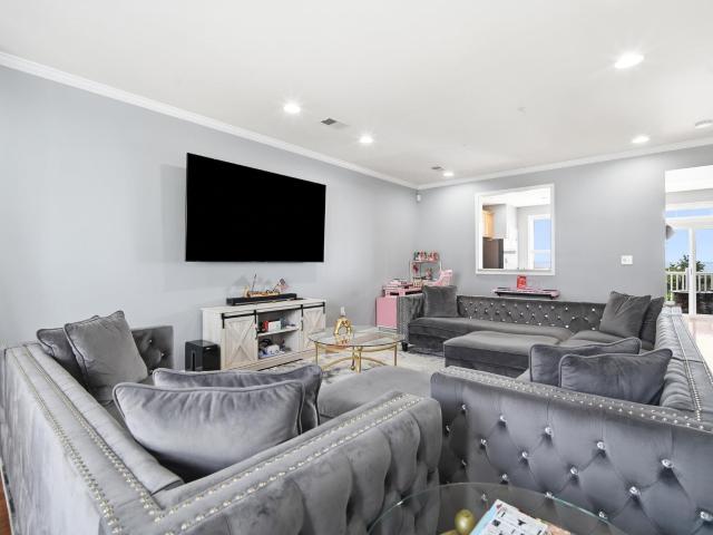 309 Sanderling Ln