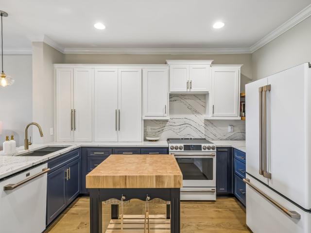 309 Seven Springs Way # 403
