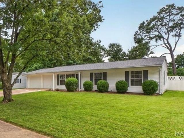 309 Spring Meadows Dr, Manchester, MO 63011