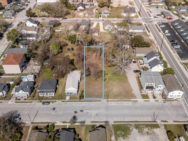 309 Pollock St, Beaufort, NC 28516