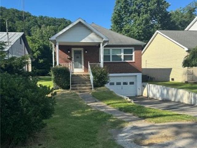 309 Riverside Dr W, Madison, WV 25130