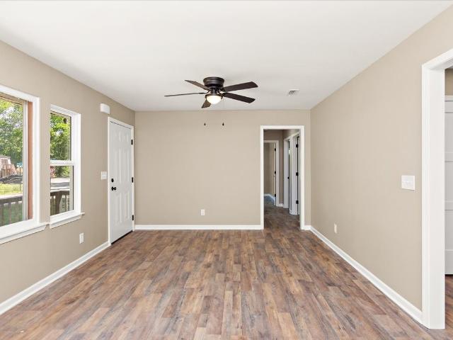 309 Rickenbacker Dr