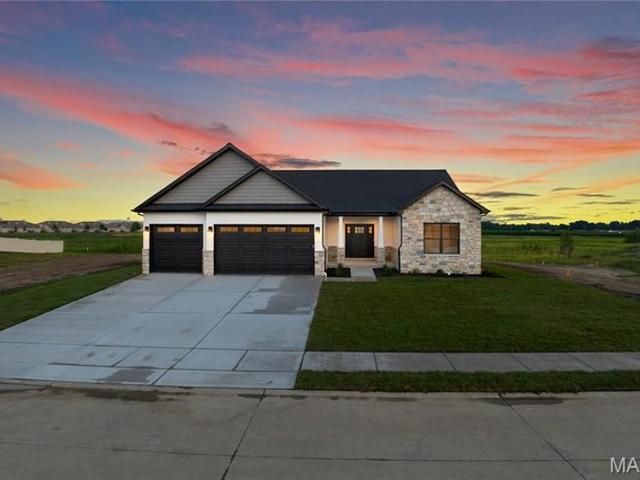 309 Rumsfeld Dr, Troy, IL 62294