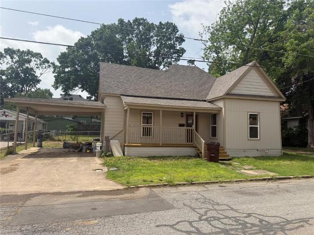 309 W 8th Street