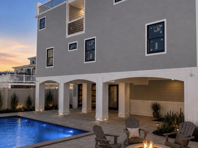 309 W 16th Street