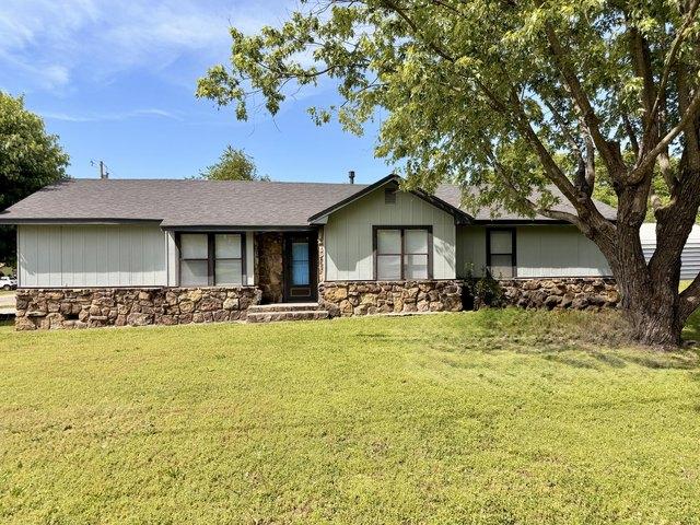 309 W Cherokee St, Jay, OK 74346