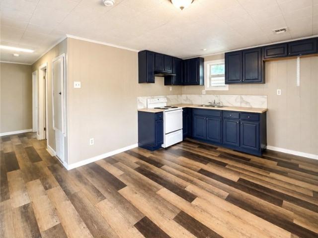 309 W Chickasaw Avenue