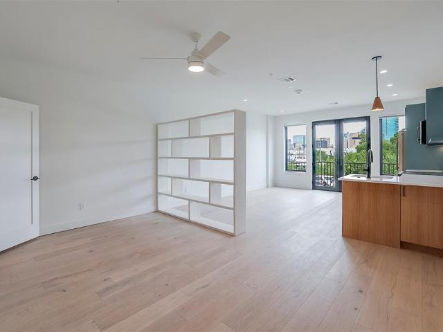 309 W Daggett Avenue # 203