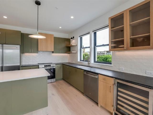 309 W Daggett Avenue # 205