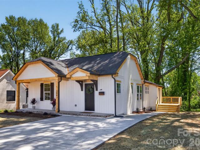 309 W Gold Street