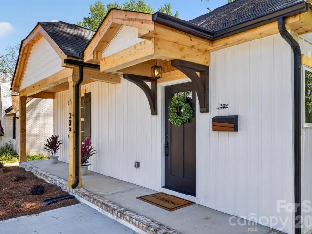 309 W Gold Street