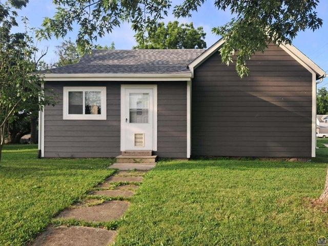 309 W Lake St, McLouth, KS 66054